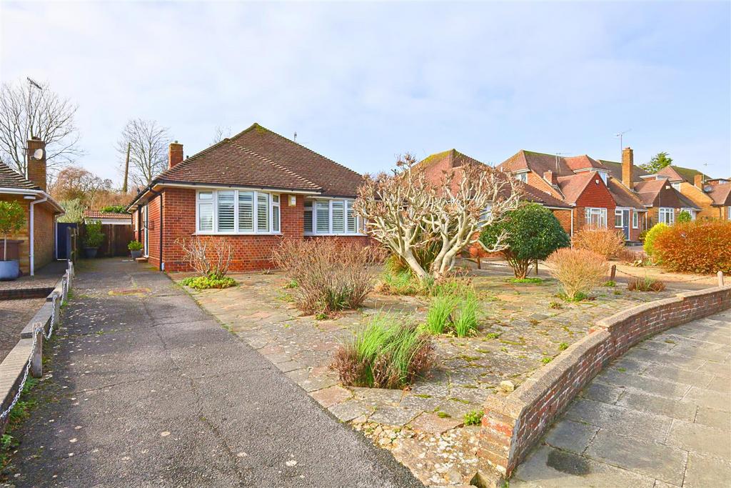 Hangleton Valley Drive, Hove 2 bed detached bungalow for sale - £550,000