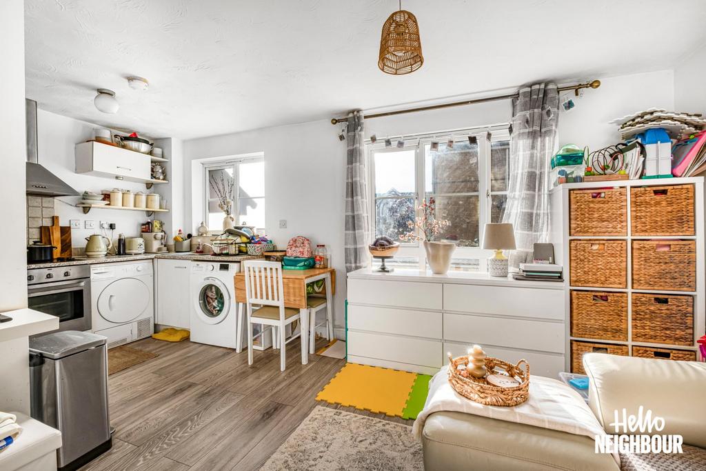Joseph Hardcastle Close, London, SE14 2 bed apartment - £1,750 pcm (£ ...