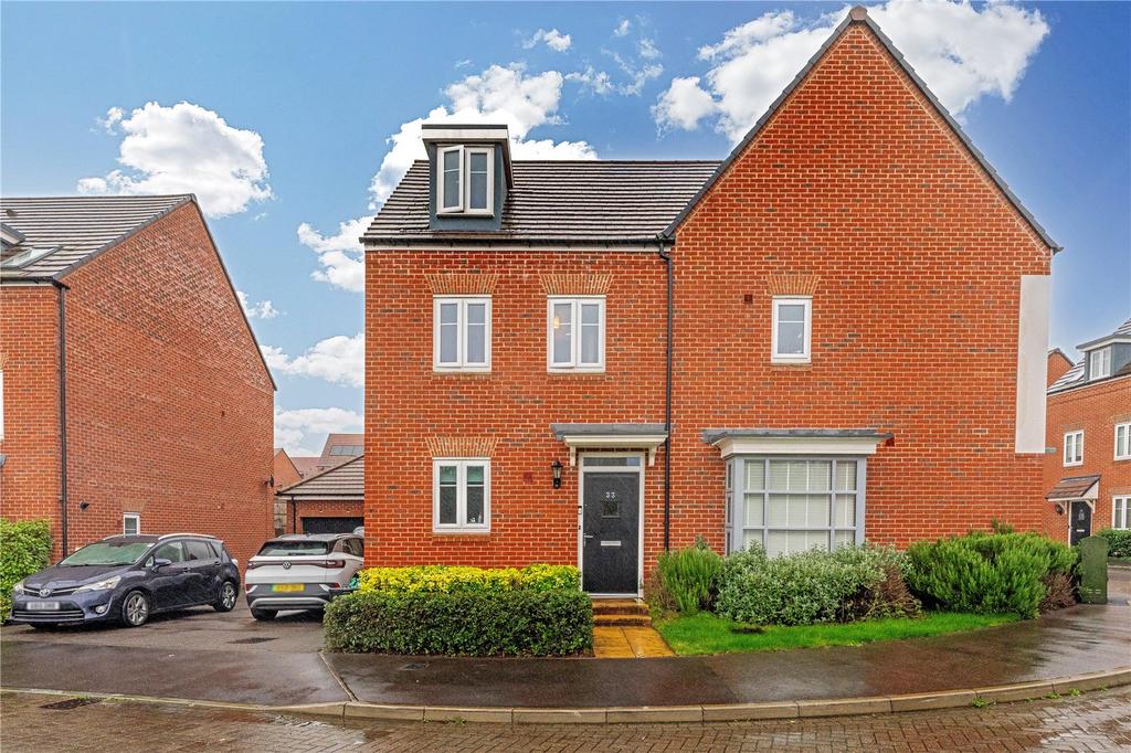 Wokingham, Berkshire RG40 3 bed semi-detached house - £510,000