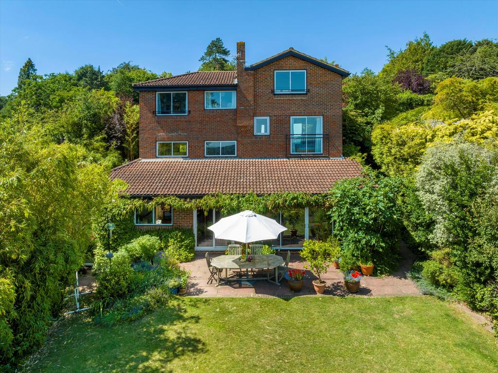 Upper Guildown Road, Guildford... 5 bed detached house - £1,850,000