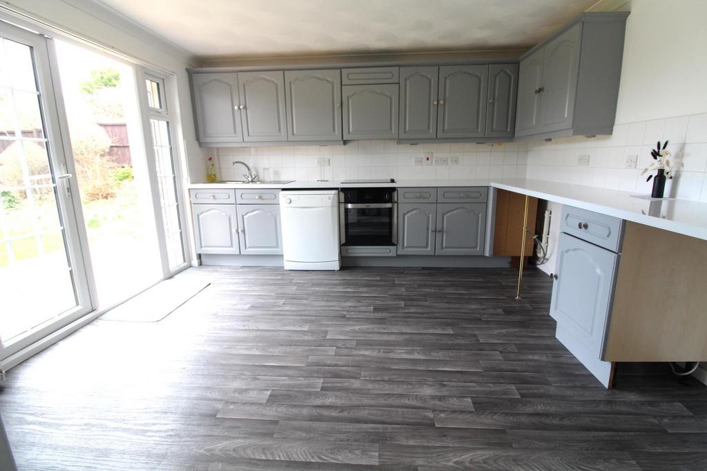 Monksbury,Harlow 3 bed terraced house - £1,900 pcm (£438 pw)