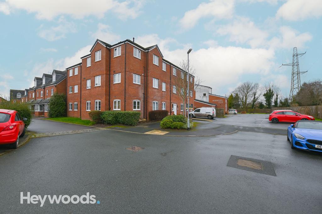 Madeley Court, Madeley, Crewe 2 bed flat for sale - £100,000