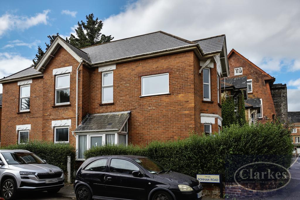 WINTON BANKS Bonham Rd 6 bed detached house - £450,000