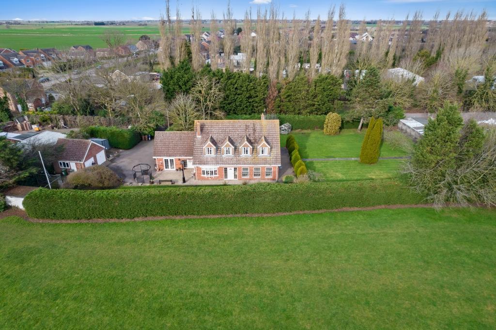 Murrow Bank, Murrow, Wisbech, Cambs, PE13 4HD 4 bed detached house for ...