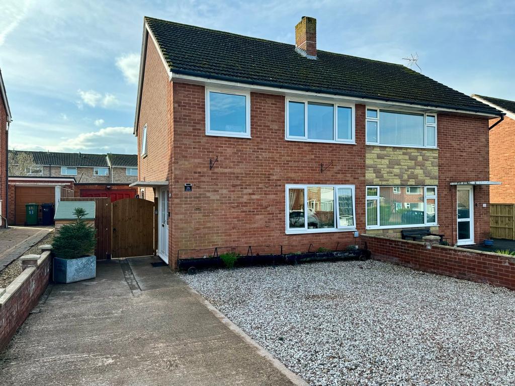 Hewitt Avenue, Hereford, HR4 3 bed semi-detached house for sale - £295,000