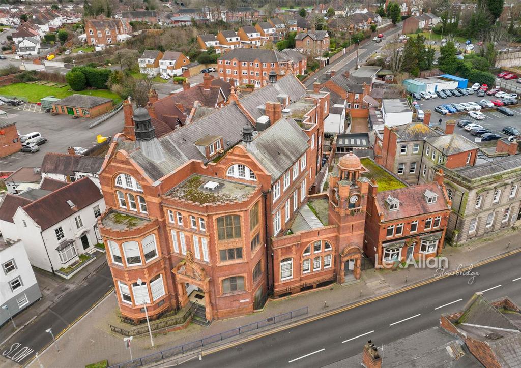 Hagley Road, Stourbridge 2 bed apartment - £190,000