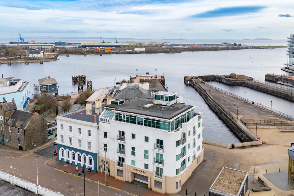 Harbour Point, Cardiff Bay, Cardiff 2 bed apartment - £335,000