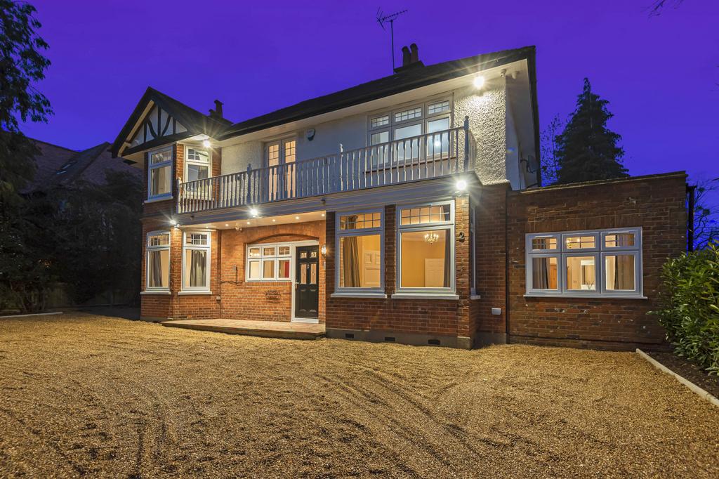 Bulstrode Way, Gerrards Cross 6 bed detached house to rent - £6,500 pcm ...