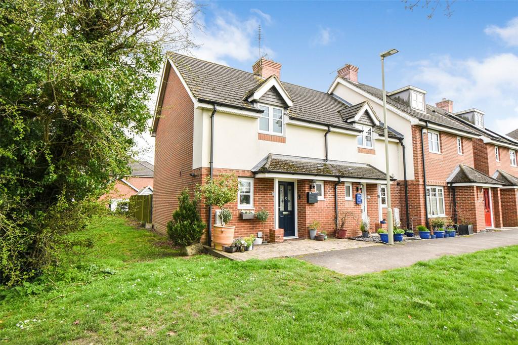 Felders Mede, Hampshire RG27 2 bed end of terrace house - £375,000