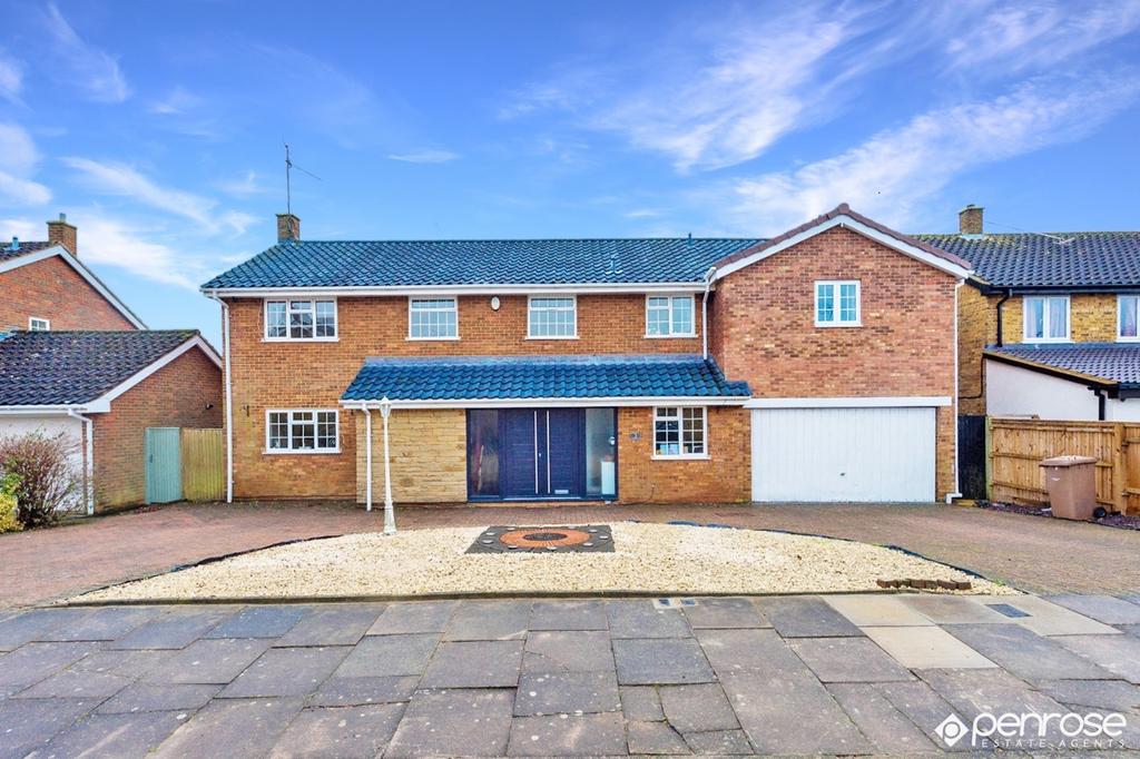 Foxbury Close, Old Bedford Road Area... 6 bed detached house - £785,000