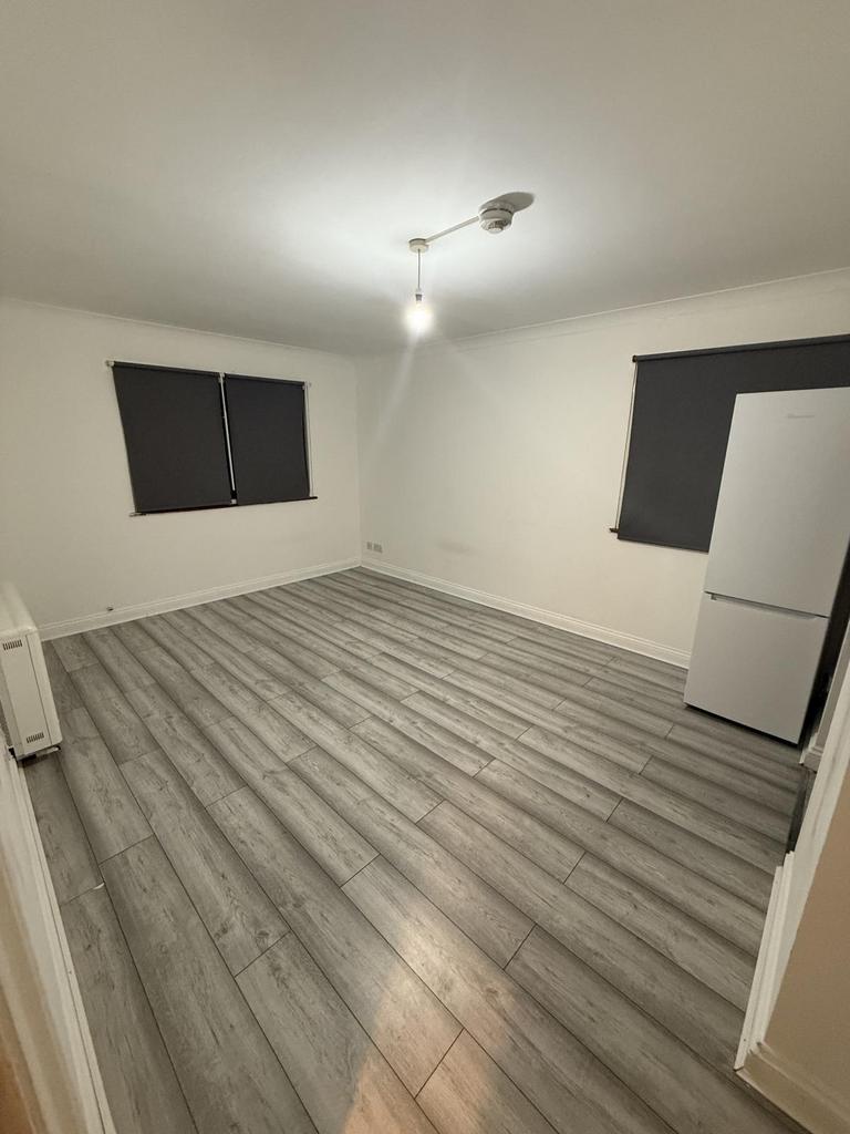 1 Bedroom Flat For Rent in London, N9 1 bed flat - £1,450 pcm (£335 pw)