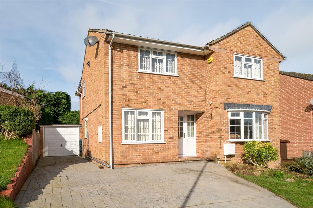 Plantagenet Chase Yeovil Ba20 4 Bed Detached House £360 000