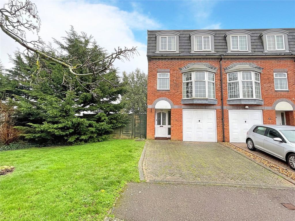 Hamilton Close, Rustington... 4 bed end of terrace house - £390,000