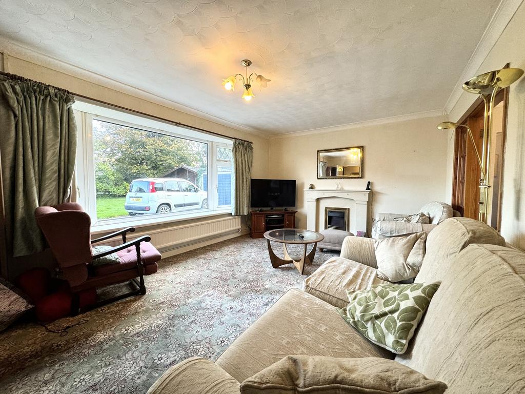 High Street, CF44 9SW CF44 4 bed detached bungalow for sale - £285,000