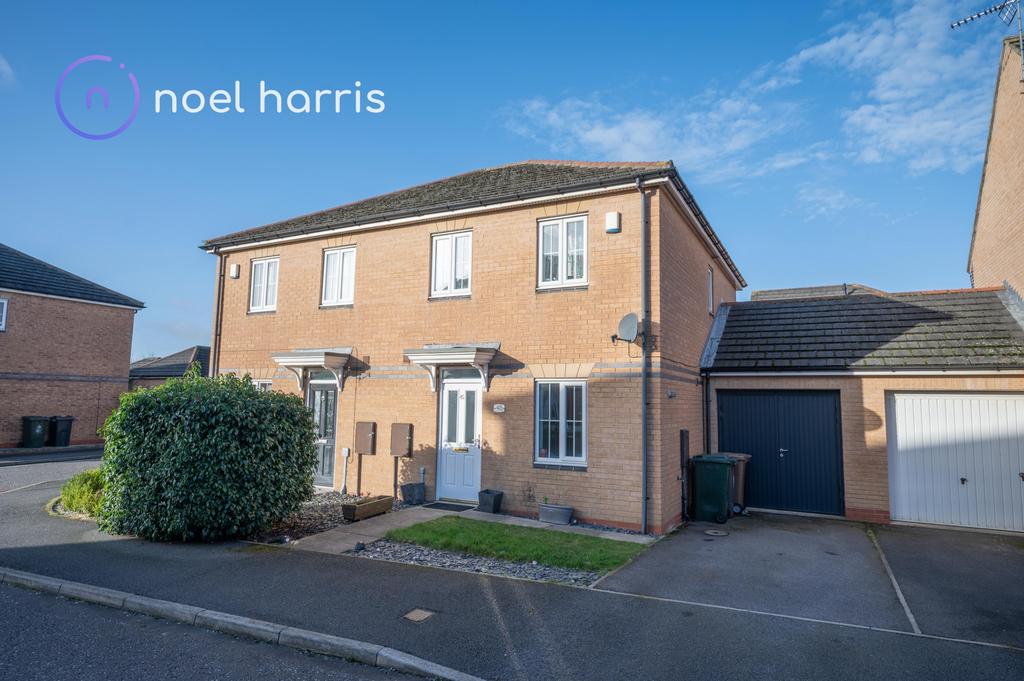Monarch Court, Longbenton, NE12 3 bed semi-detached house for sale - £ ...