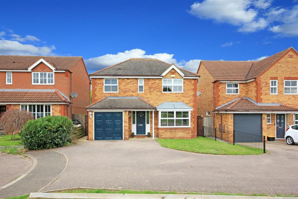 Campion Close, Rushden NN10 4 bed detached house - £355,000