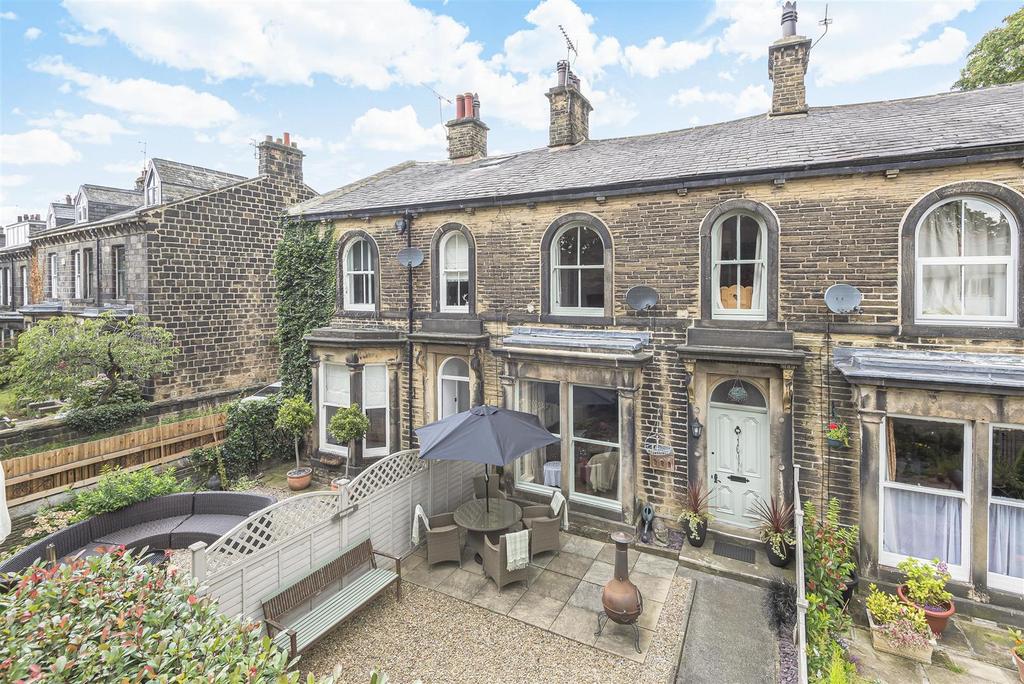 Micklefield Lane, Rawdon, Leeds 4 bed terraced house - £449,950