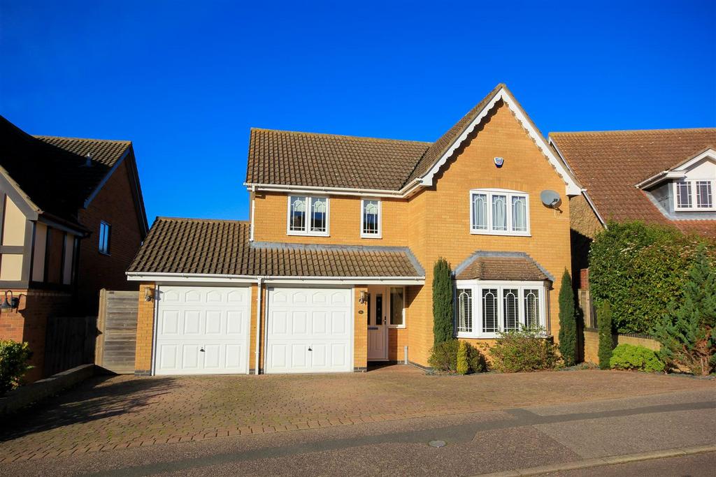 Carmarthen Way, Rushden NN10 4 bed detached house - £425,000