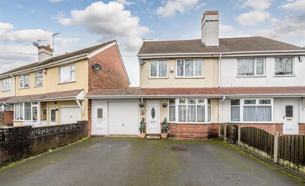 Lawnswood Road, Stourbridge, DY8 5PJ 2 bed semi-detached house - £235,000