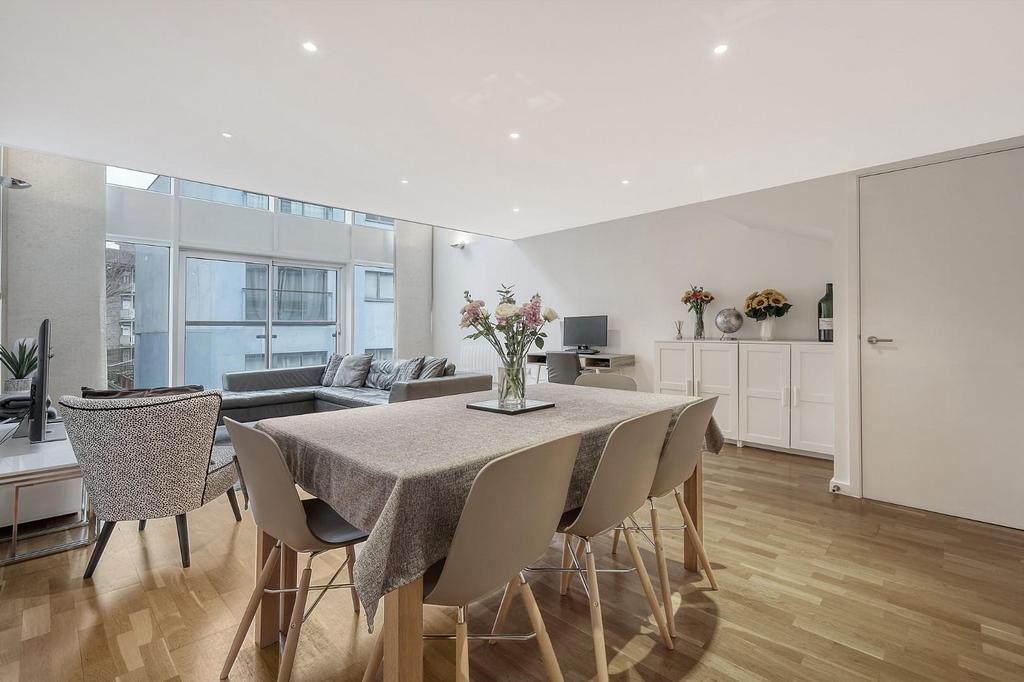 Palmers Road, Bethnal Green E2 2 bed apartment - £2,350 pcm (£542 pw)