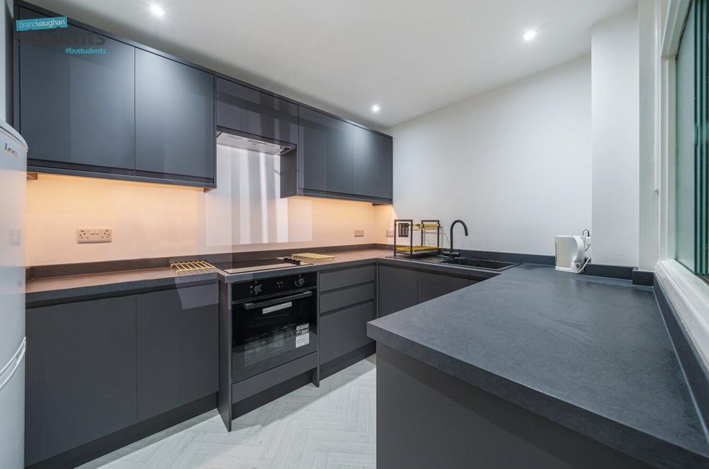 Kingsmere, Brighton BN1 1 bed flat - £1,375 pcm (£317 pw)