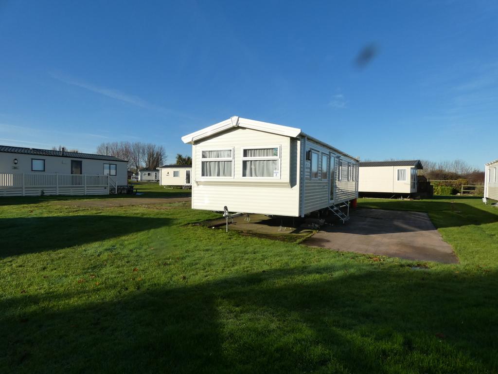 Church Lane, CO5 8TJ 3 bed park home for sale - £20,000