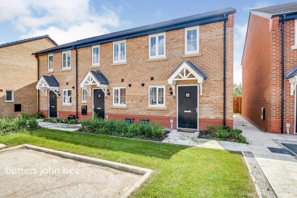 Shaw Bank Place, Crewe 2 bed end of terrace house - £86,250
