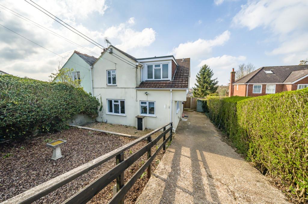 Upper Hale Road, Farnham, Surrey 3 bed semi-detached house - £485,000