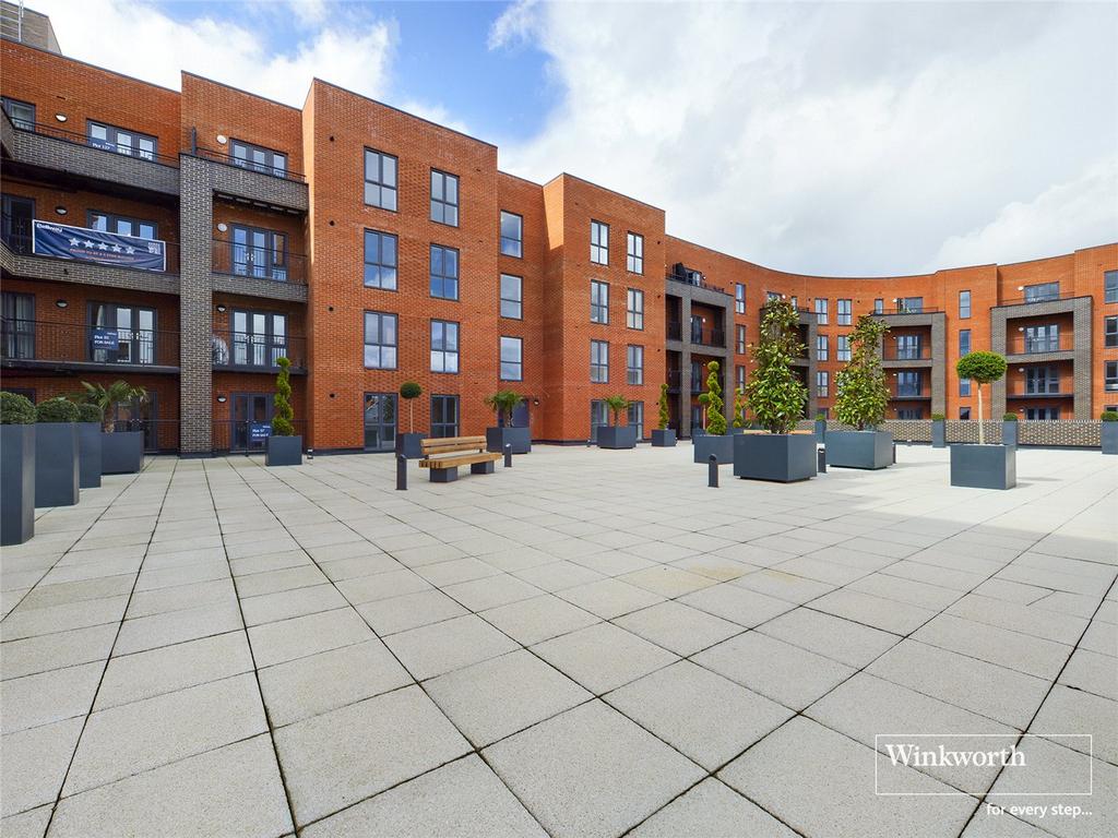 Nightingale Way, Reading, Berkshire... 2 bed apartment - £1,550 pcm (£ ...
