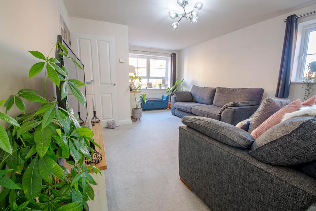 Hampton Water, Peterborough PE7 3 bed semi-detached house - £260,000