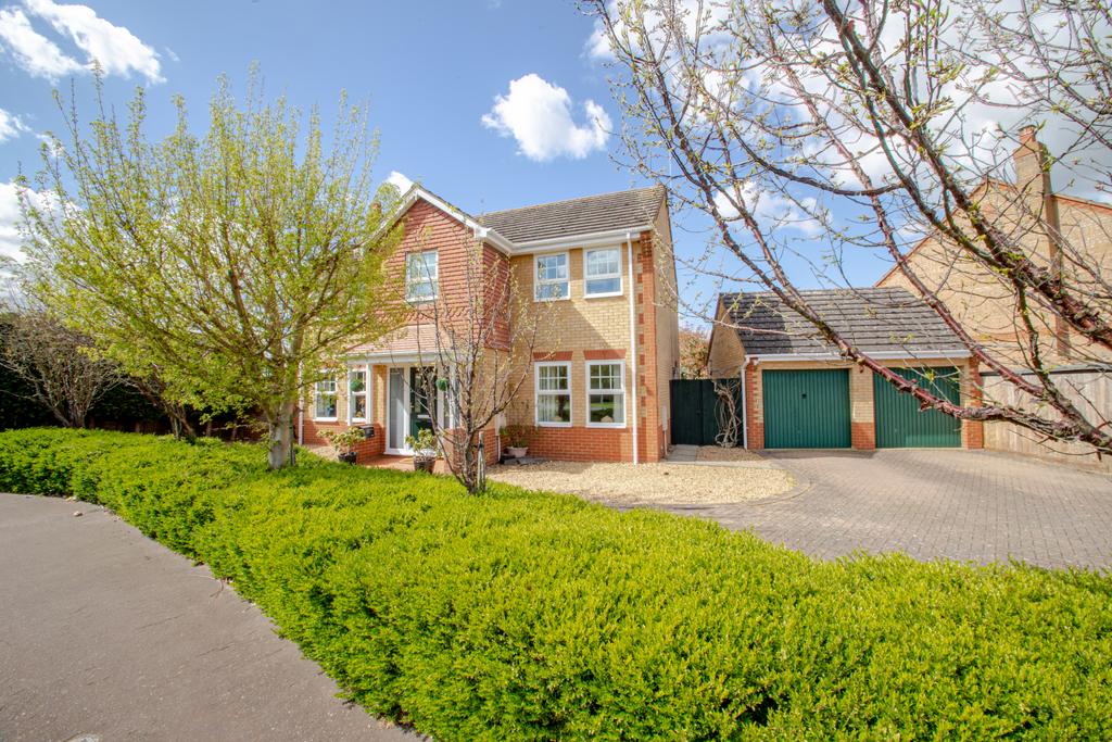 Orton Southgate, Peterborough PE2 4 bed detached house - £400,000