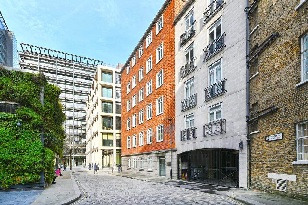 Pemberton House, London EC4A 1 bed flat - £575,000