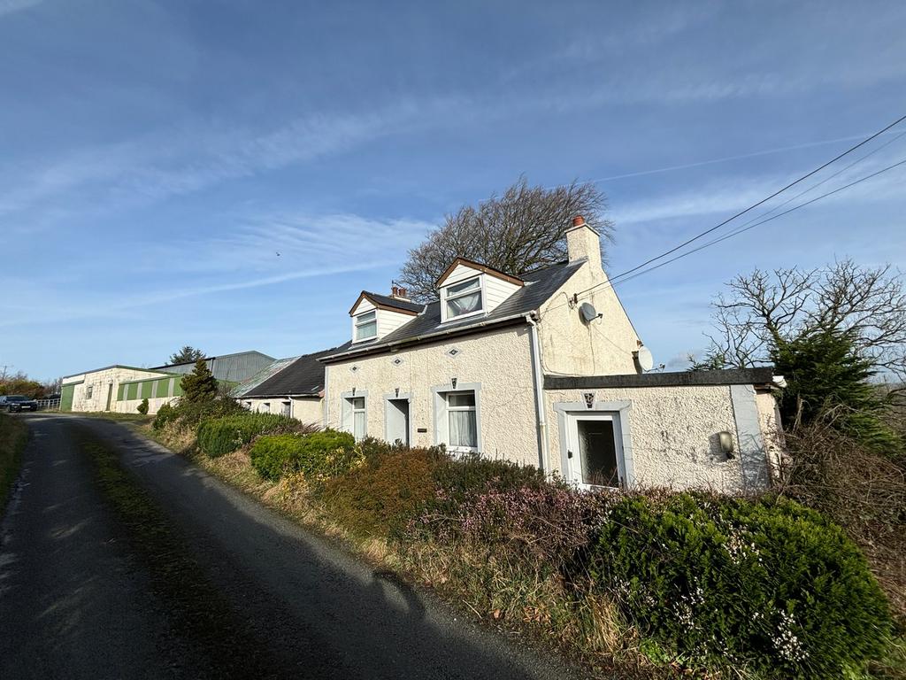 Dihewyd, Lampeter, SA48 3 bed property with land - £335,000
