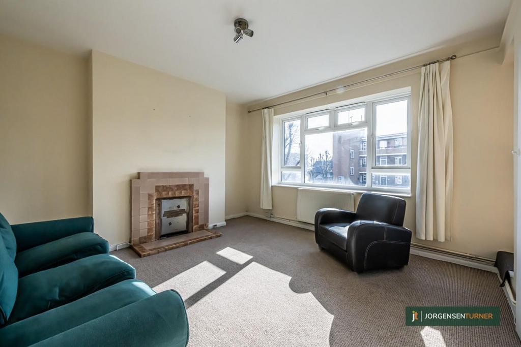 Tunis Road, Shepherds Bush 2 bed flat - £2,100 pcm (£485 pw)