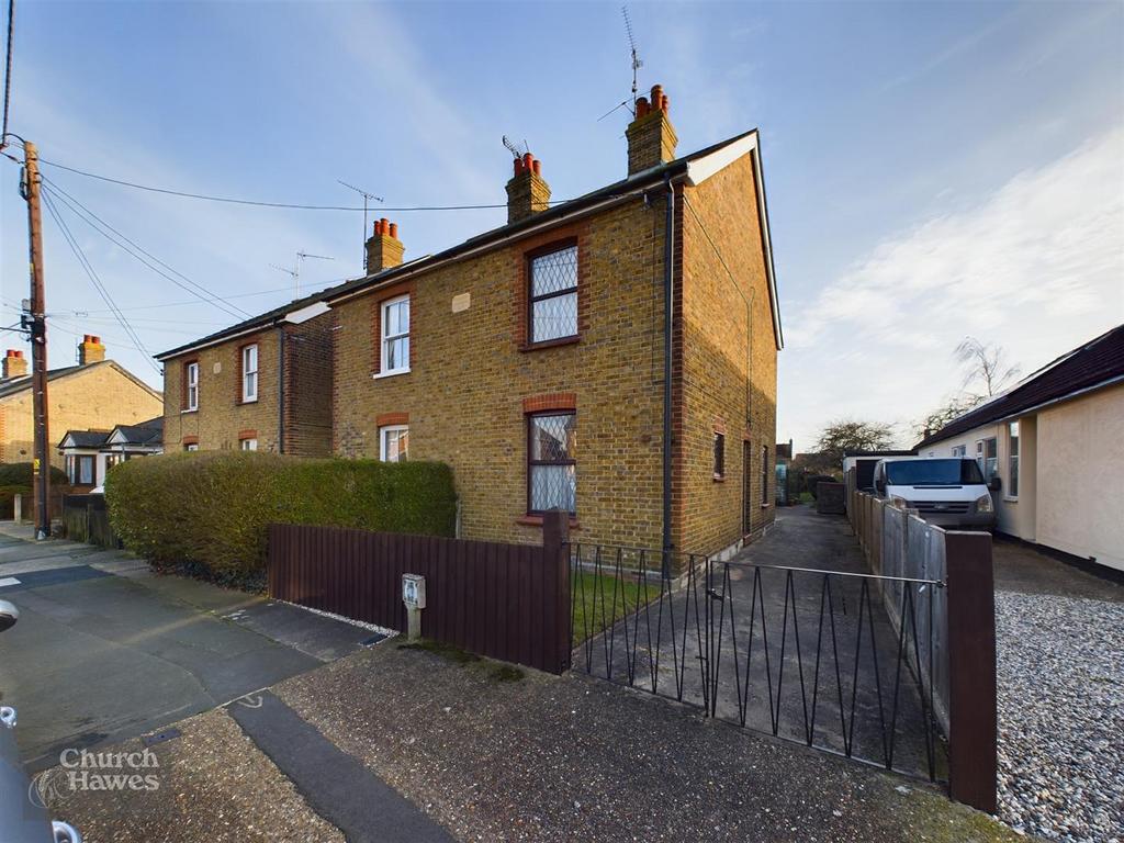Crescent Road, Heybridge 3 bed semi-detached house - £350,000