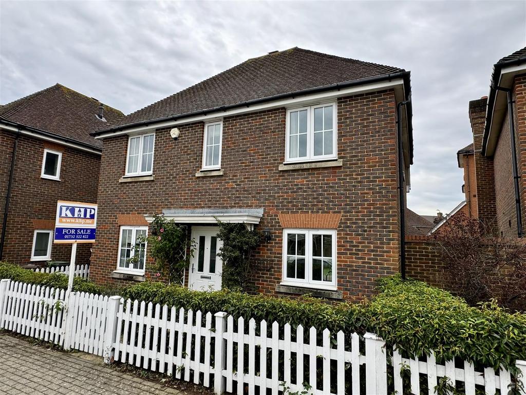 Fortune Way, Kings Hill, ME19 4FB 4 bed detached house - £550,000