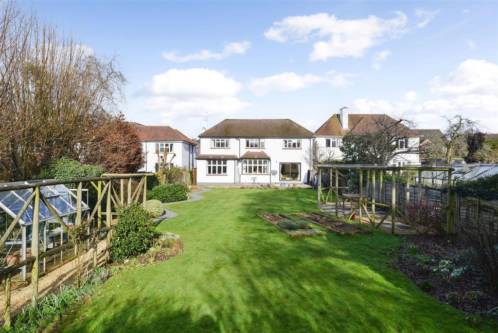 Busbridge Godalming 4 bed detached house - £1,250,000