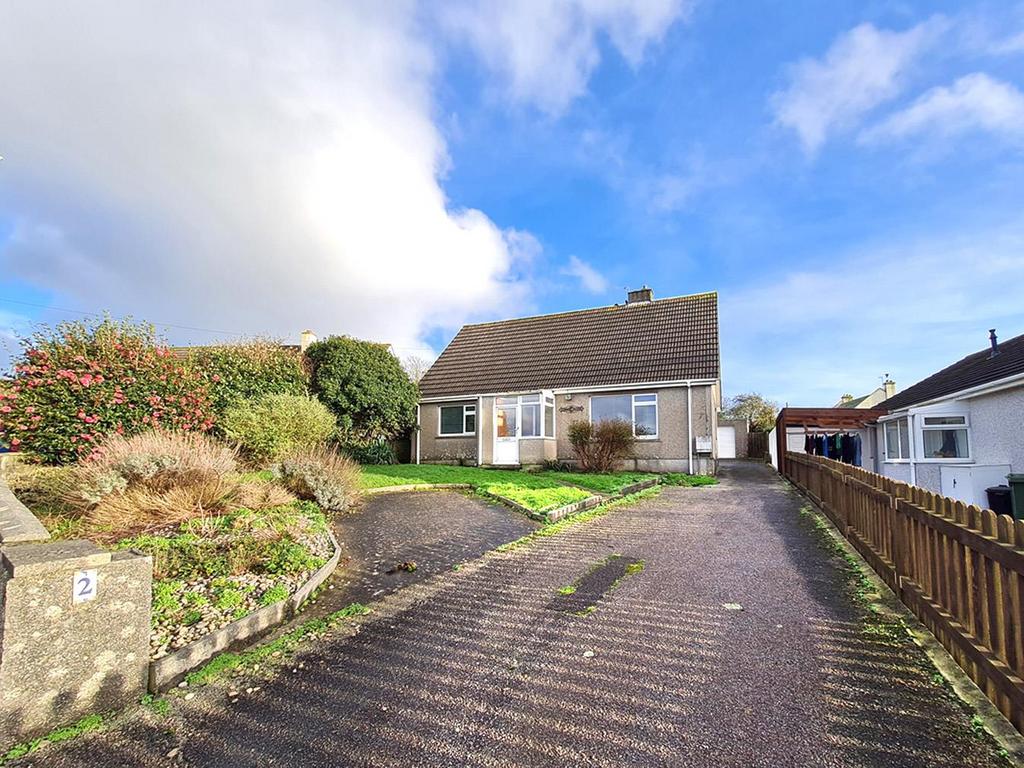 Brook Close, Helston TR13 4 bed detached house - £395,000