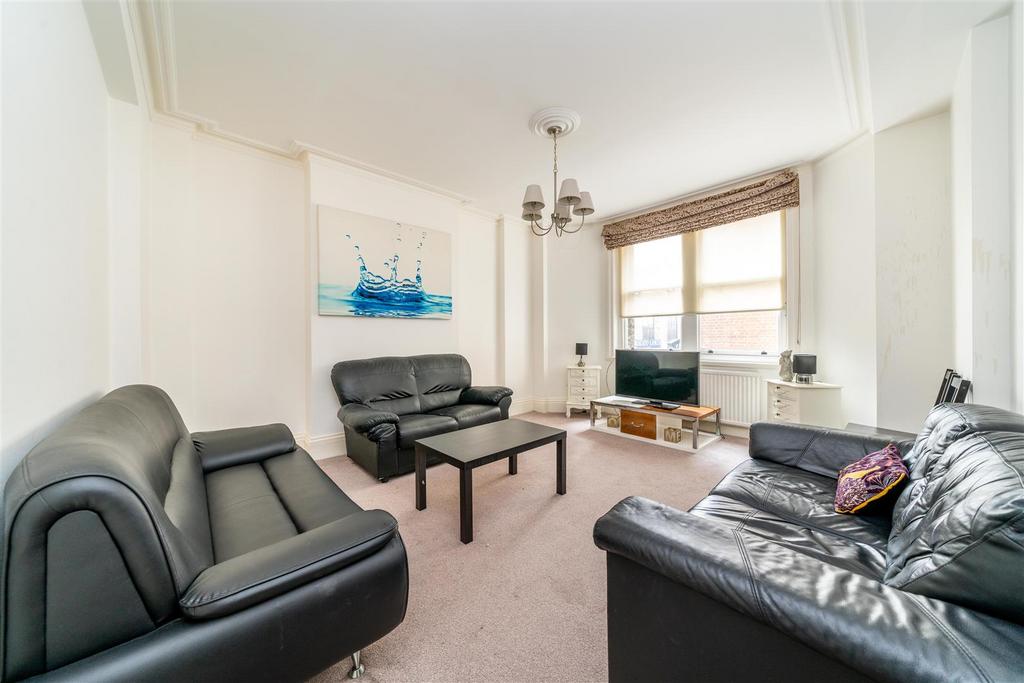 Glentworth Street, London NW1 3 bed apartment - £3,943 pcm (£910 pw)