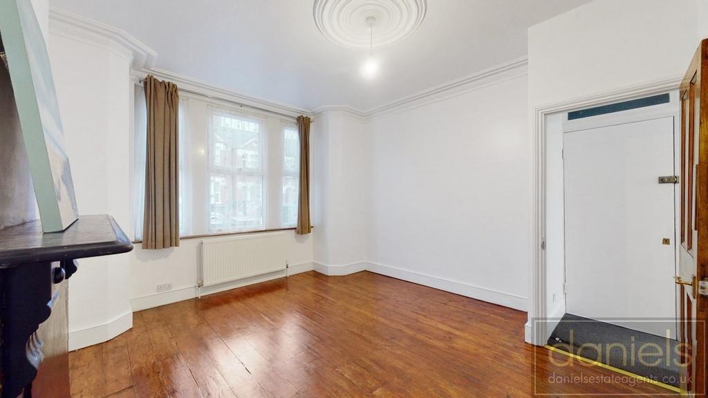 Leghorn Road, Kensal Green, NW10 2 bed ground floor flat - £449,950