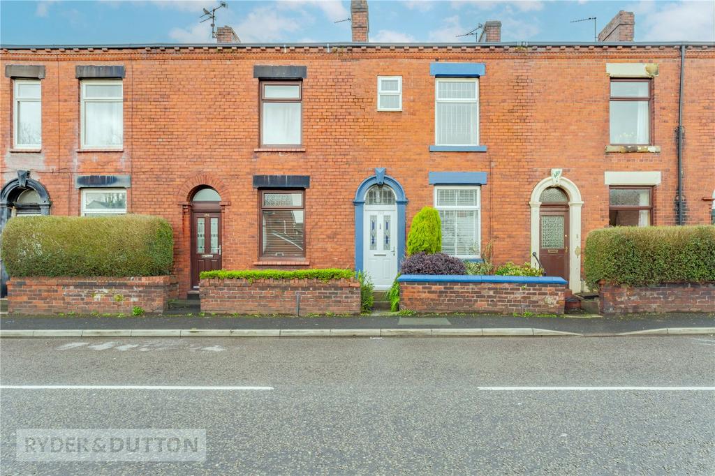 Middleton Road, Royton, Oldham... 3 bed terraced house - £155,000