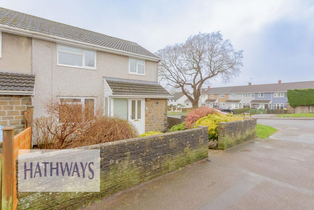 North Road, Croesyceiliog, NP44 3 bed end of terrace house - £220,000