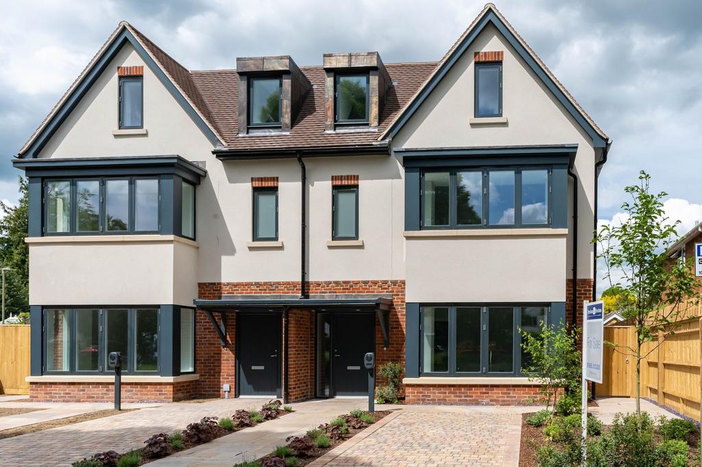 Windrush House, 36 Sunderland Avenue... 4 bed semi-detached house for ...