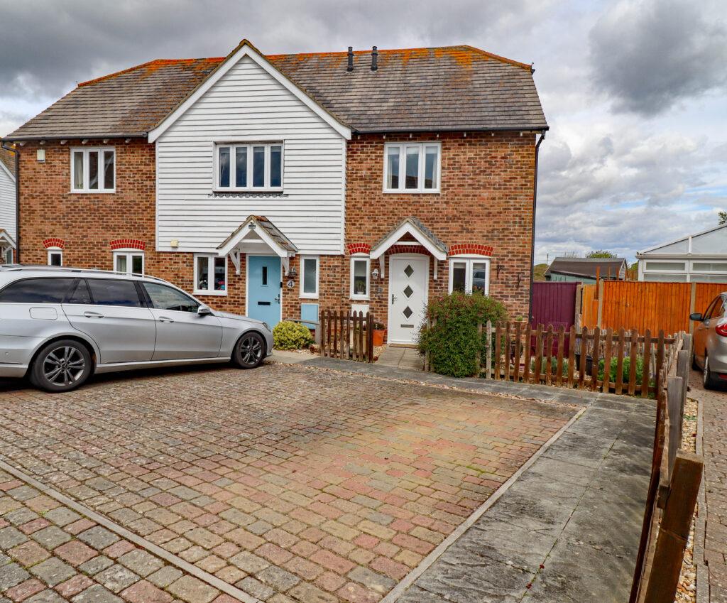 Rook Farm Way, Hayling Island 2 bed end of terrace house for sale - £ ...