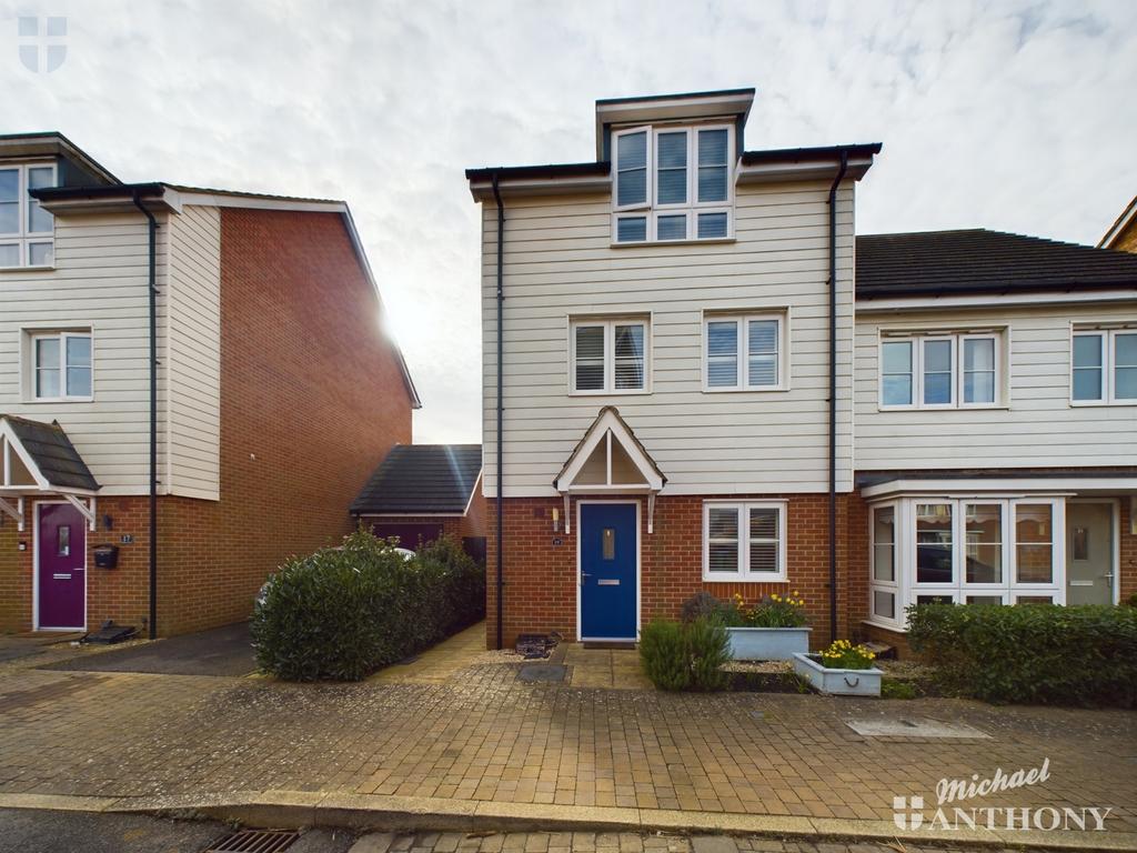 Pershore Way, Aylesbury, HP18 0WN 4 bed end of terrace house - £430,000