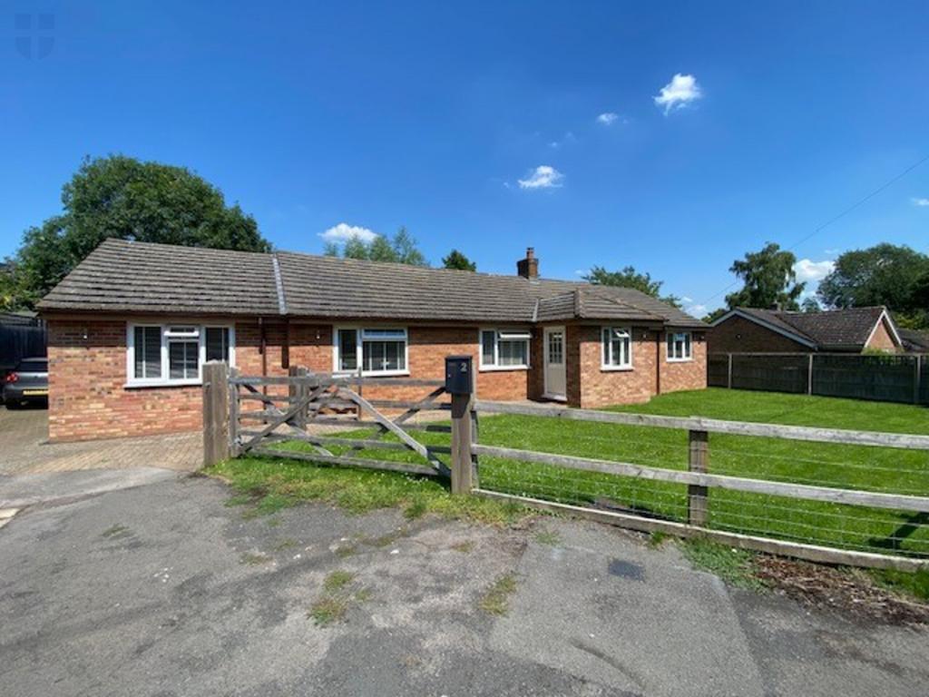 Elm Brook Close, Chearsley... 4 bed detached bungalow - £600,000