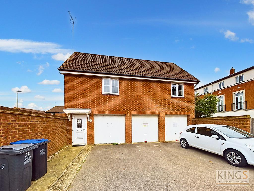 Errington Close, Hatfield, AL10 3 bed coach house - £250,000