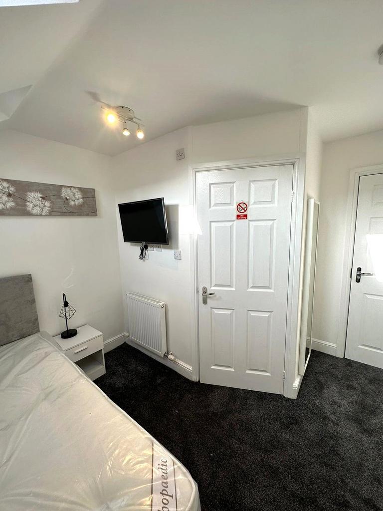 Gresham Road, Middlesbrough TS1 6 bed house to rent - £400 pcm (£92 pw)