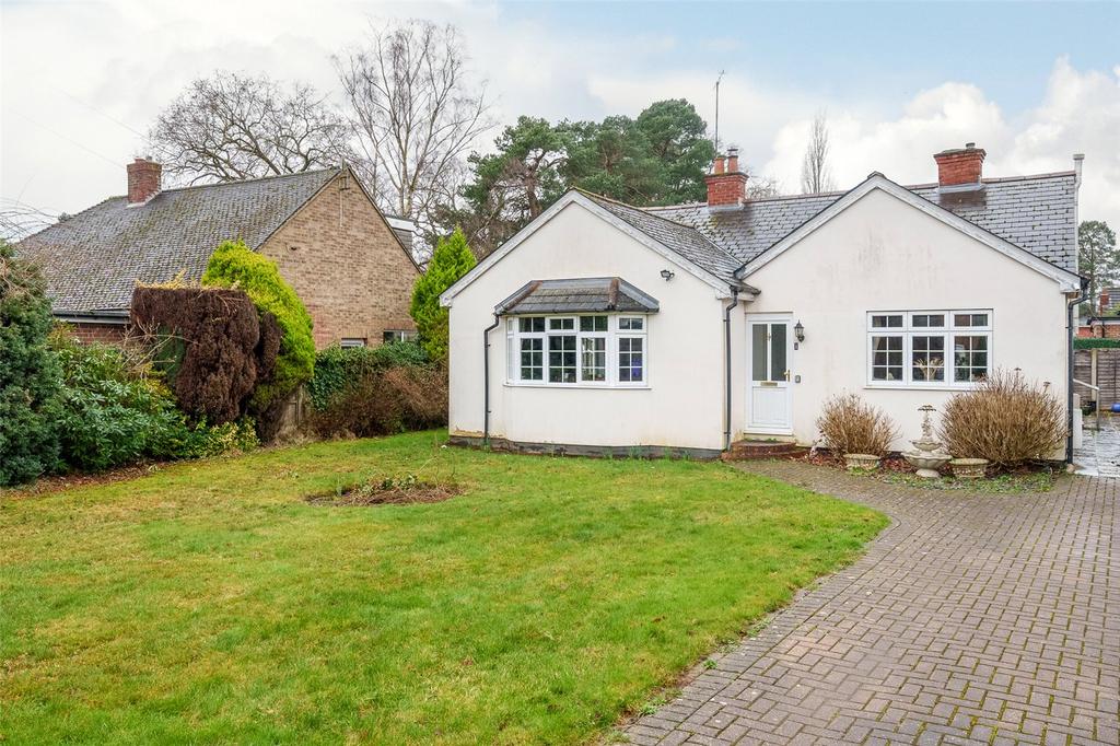 Sandhurst, Berkshire GU47 2 bed bungalow for sale - £450,000