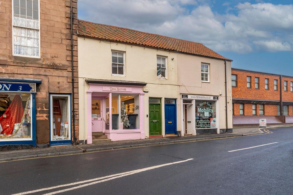 Walkergate, Berwick-upon-Tweed... 2 bed apartment - £110,000